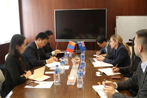 Кэти Давхар татвар болон эрх зүйн зохицуулалт нь хөрөнгө оруулагчдад сорилт болж байна