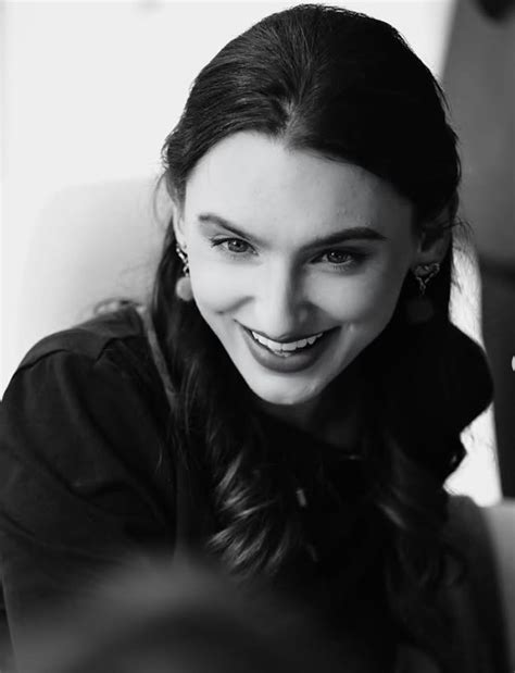 Model Người Mẫu Sophy Emoii Agency