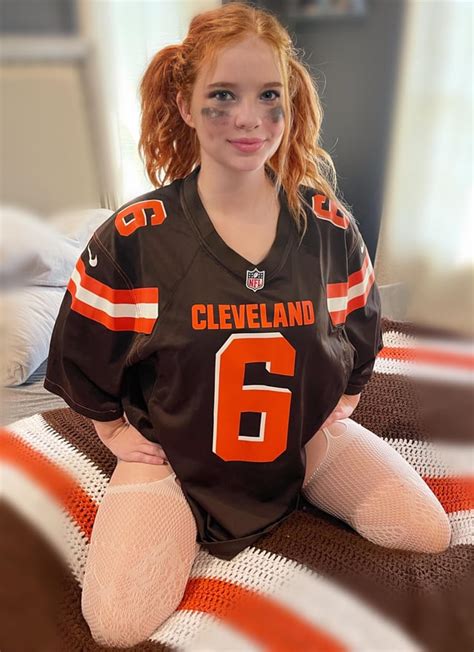 Thurs Sun And Mon Are All Football Sex Days Rfreckledredheads