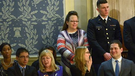 Supreme Court Justices Debate Taking Same Sex Marriage Case