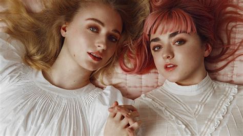 Maisie Williams Sophie Turner Vine
