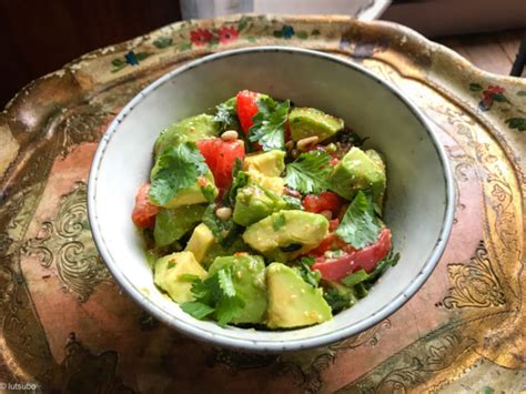 Salade Davocats Et De Tomates Recette Par Lutsubo