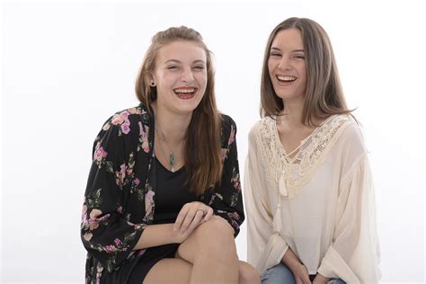 20 000 Free Laughing Together And Laughing Images Pixabay