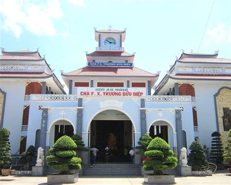 Ghé Thăm Nhà Mồ Cha Diệp Nổi Tiếng Bạc Liêu Cùng Dulich3mien