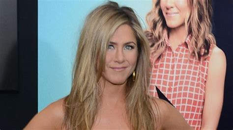 Jennifer Aniston Reveals Her Stripping Secret Abc News
