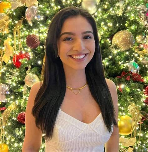 بيع مواد التجميل والعطور النسائية والرجالية