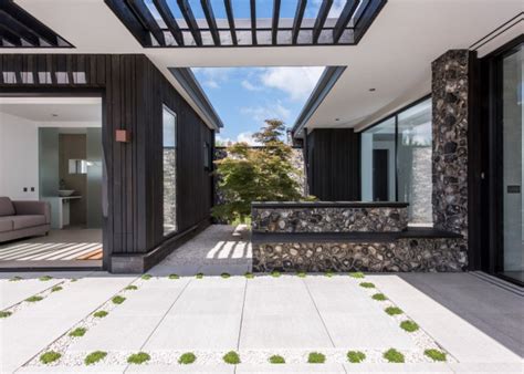 Rugged Flint Walls Feature In House 19 By Jestico And Whiles