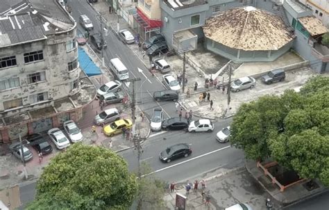 Acidente Envolve Três Carros E Deixa Uma Mulher Ferida Em Niterói
