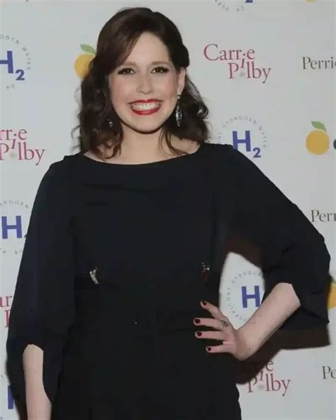 Vanessa Bayer Measurements Bio Height Weight Shoe And Bra Size