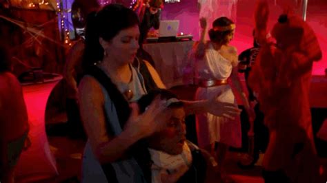 ‘happy Endings Season 2 Episode 4 “spooky Endings” Decider