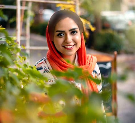 تصاویر تیپ بیرون از تلویزیون کمدین مشهور خندوانه