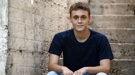 Il Collegio Davide Vavalà Sex Symbol Ecco Come Reagisce Ai Complimenti