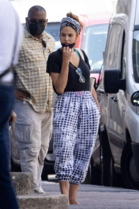 Eva Mendes Filming “gray Man” Netflix 06 18 2021 R Eva Mendes