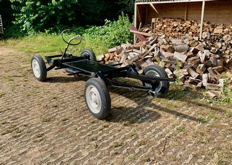 Citroën Adventures Building Up The Repaired 2cv Chassis