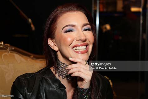 Chrysta Bell R Sexymusicians