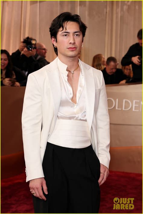 Heated Rivalrys Hudson Williams Makes His Golden Globes Debut In Sleek
