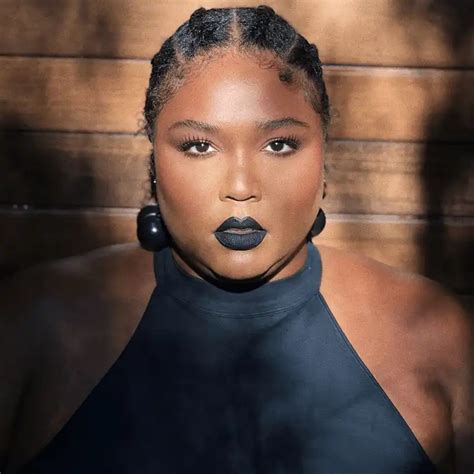 How Tall Is Lizzo Height Wiki Biography Glamourous Singer