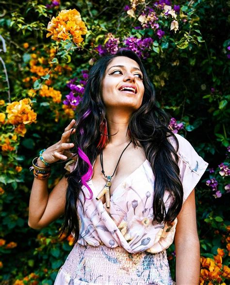 Wandering Kamya ️ Scrolller