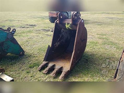 Eaco 32” Bucket W Teeth Jeff Martin Auctioneers Inc