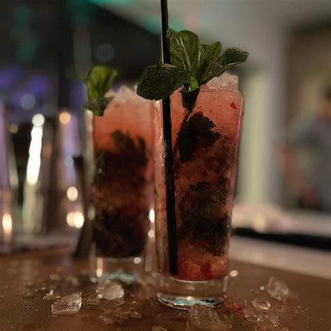 Virtual Cocktail Masterclass Team Building