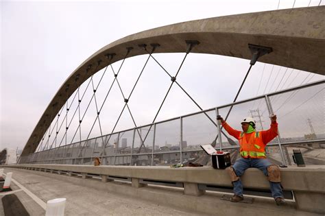 Photos L A S New 6th Street Bridge Opens Los Angeles Times
