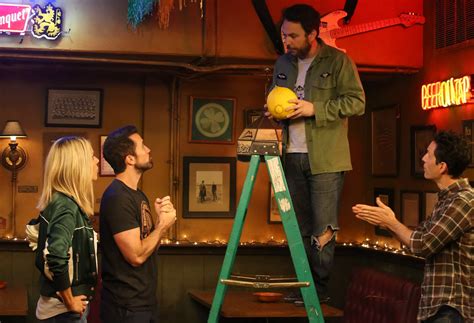 Always Sunny Season 18 The Gangs Heads Weirder Than Ever Mac