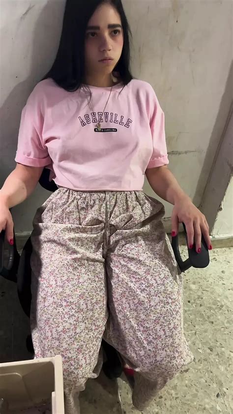 Sex Zu Hause Zum Ersten Mal Vor Der Kamera Mit Einem Süßen Mädchen Xhamster