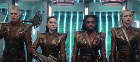 Star Trek Strange New Worlds Pike And Crew Go Full Vulcan In First