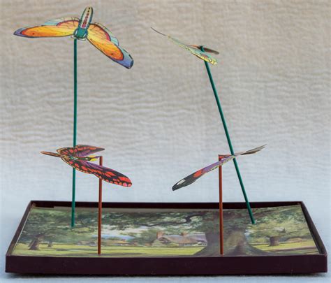 28 Tiddlywinks • With Animal Illustrations North American Tiddlywinks