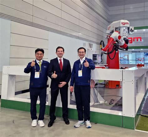Igm Robotersysteme Ag Schweißroboter Welding Robots On Linkedin Exhibition