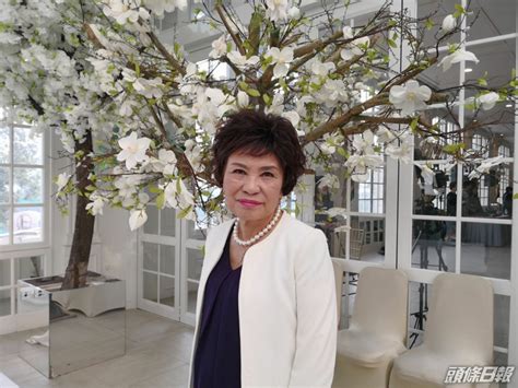 87歲余慕蓮現身聚會狀態出現變化？患肺纖維化近年需用柺杖出入 多倫多 加拿大中文新聞網 加拿大星島日報 Canada