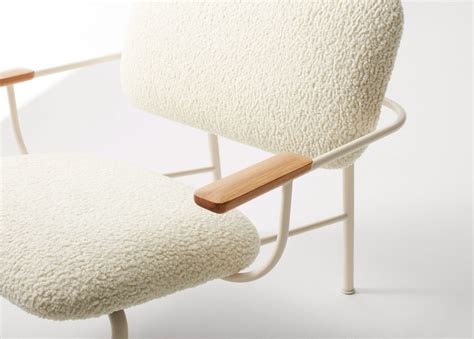 Method Lounge Chair By Blu Dot