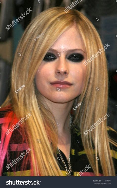 Avril Lavigne Instore Appearance Promote Her Stock Photo 111249977 Shutterstock