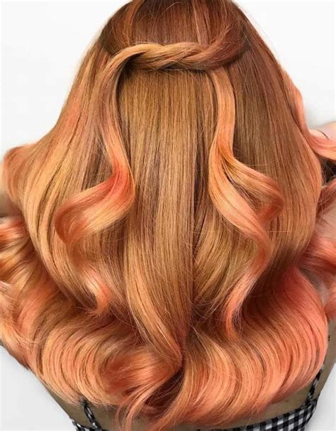 Sexy Strawberry Blonde Hair Looks