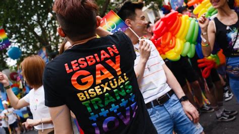 The Bisexuality Dating Dilemma Bbc News