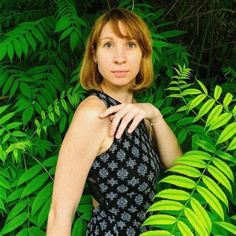 Julie Senjoritajulie • Threads Say More