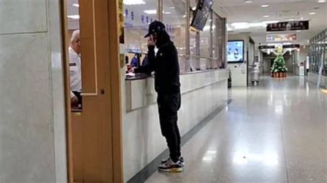 台湾偶像剧男神李威卷入命案，被警方约谈画面曝光，案件详情公开腾讯新闻