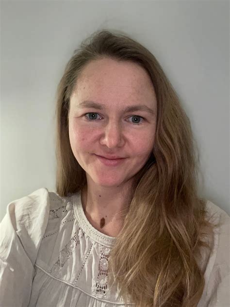 Vilde Maria Lavoll Synes At Diktet ”vær Utålmodig Menneske