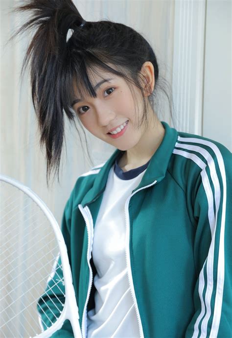 美女欣赏 体操服美女性感俏皮写真图片