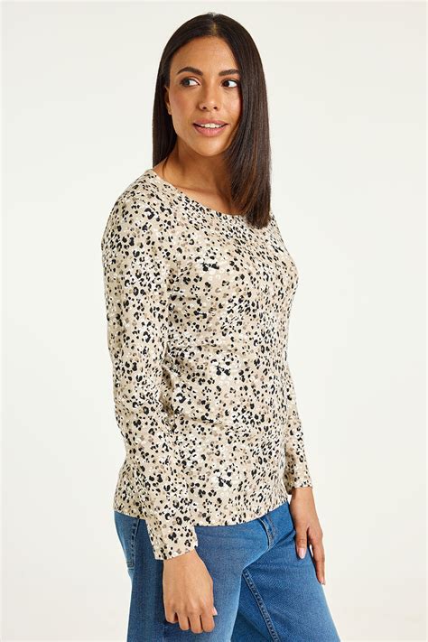 Crew Neck Leopard Print T Shirt Bonmarché