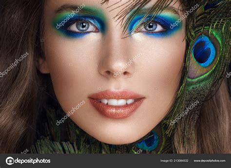 Peacock Eye Makeup