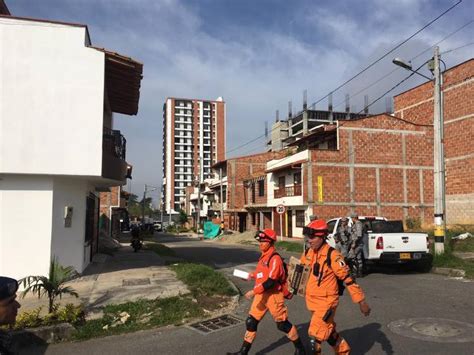 Cae Otro Edificio Enfermo Implosionan Altos Del Lago En Rionegro