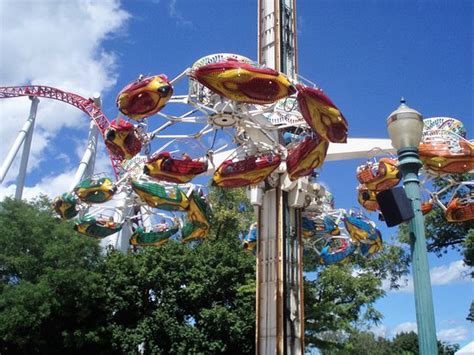 Flying Falcon Ride