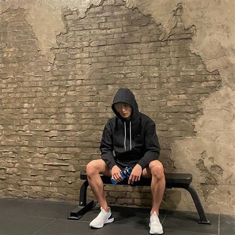 Intent To Maintain Stamina Here Are Several Photos Of Kim Do Wan Who Regularly Exercises