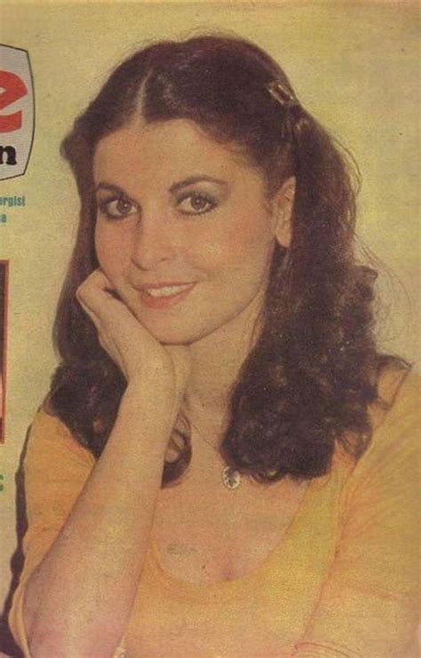 Kemal Sunalın Canosuydu Çiçek Abbasın Dillere Destan Güzeli Pembe Mutluya Yıllar Acımadı