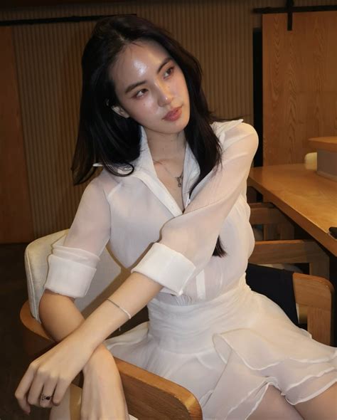 Lilly ♡₊˚ 🦢・₊ Instagram