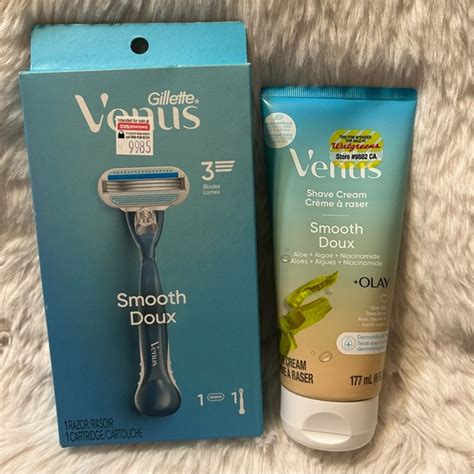 Gillette Venus Bath And Body Venus Smooth Razor And Shave Cream Set