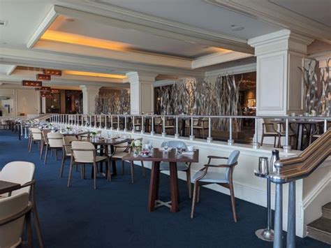 Raya Updated June 2026 2252 Photos And 849 Reviews One Ritz Carlton