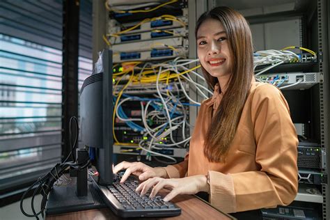 Learn How To Become A System Administrator In 8 Steps