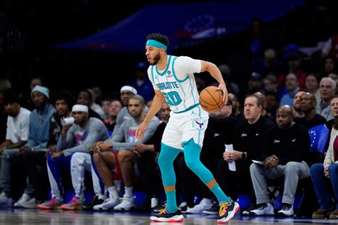 Charlotte Hornets Re Sign Seth Curry Wccb Charlotte